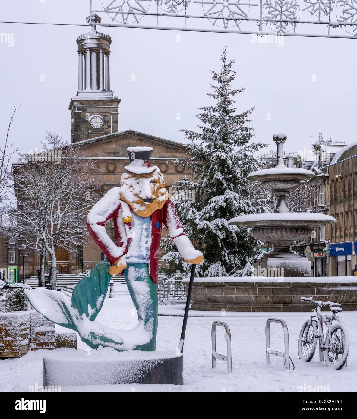 Elgin, Moray, UK. 7th Jan, 2025. This is Elgins Dandy Lion monument in ...