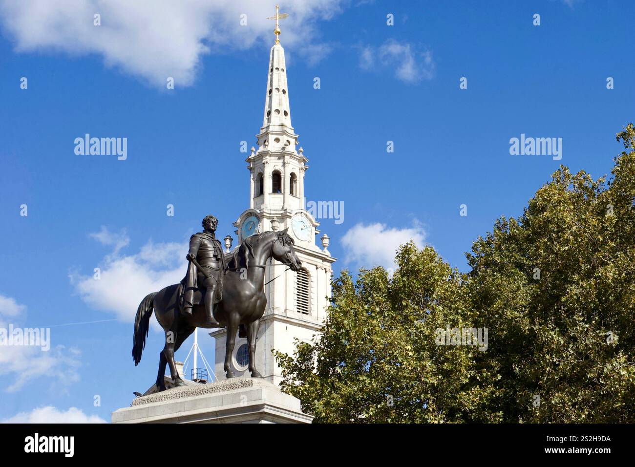 King George lV statue and St Martin-in-the-Fields, Trafalgar Square ...