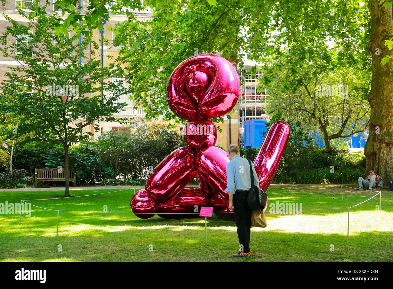 London, UK. 15 Jun 2022. Artist Jeff Koons sculpture Balloon Monkey ...