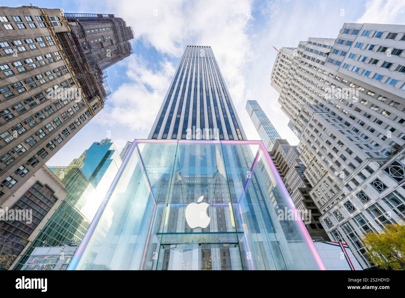 Apple Flagship Store, Fifth Avenue with Luxury Brand Stores Manhattan ...