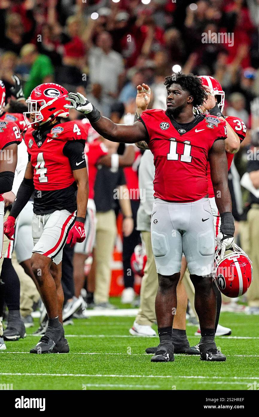 NEW ORLEANS, LA - JANUARY 02: Linebacker Jalon Walker #11 of the ...