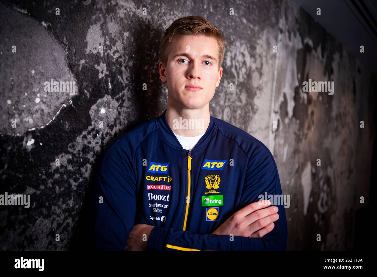 250107 Målvakt Tobias Thulin under en pressträff med svenska ...