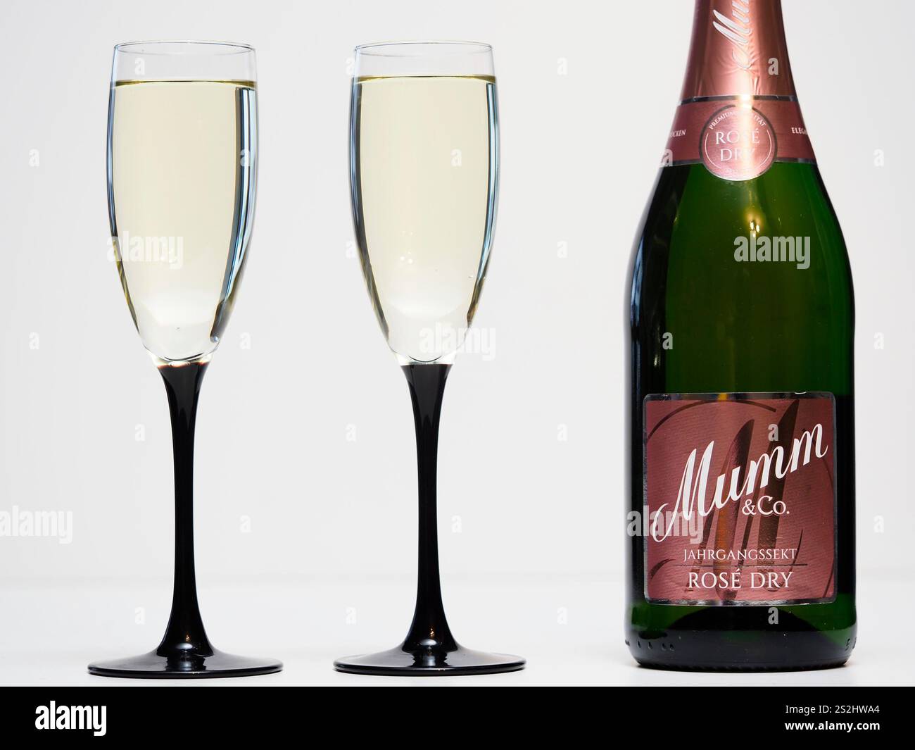 Germany. 07th Jan, 2025. In this photo illustration, Mumm & Co. Vintage Sekt, a pink dry German ...