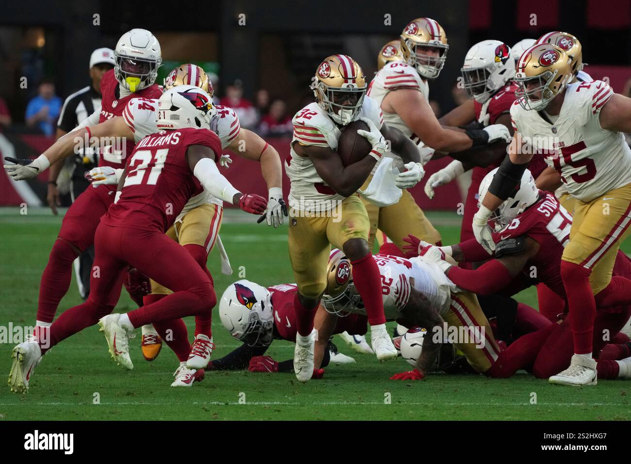 San Francisco 49ers running back Patrick Taylor Jr. (32) runs the ball ...