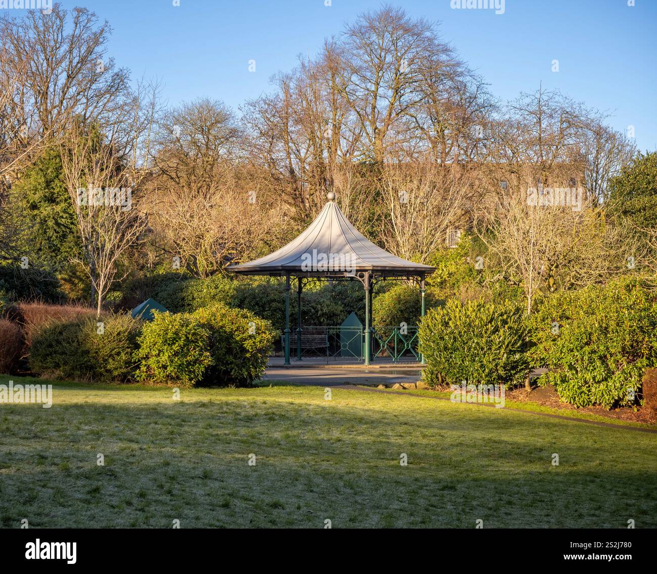 Bandstand in england on a sunny day hi-res stock photography and images ...