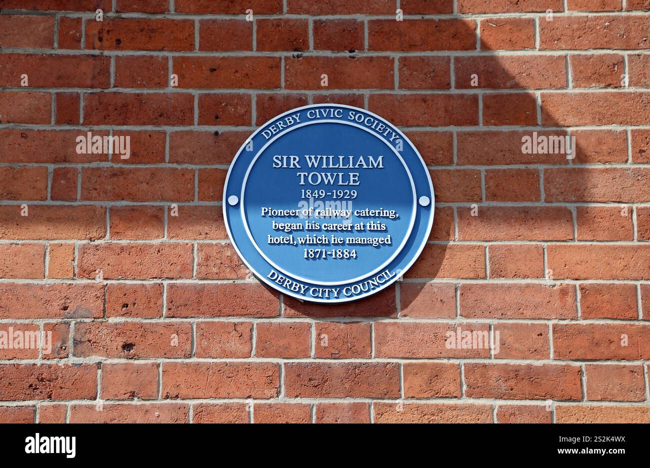 Hotel blue plaque hi-res stock photography and images - Alamy