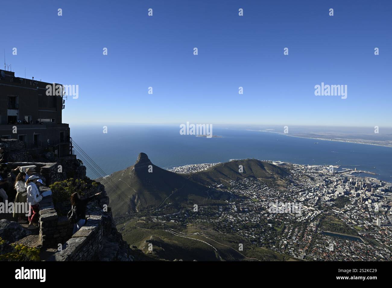 Top view from the peak of table mountain in cape town Stock Photo - Alamy