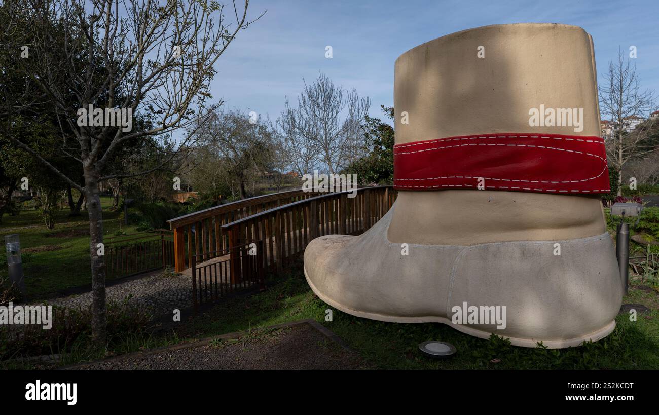 Giant boot park hi-res stock photography and images - Alamy