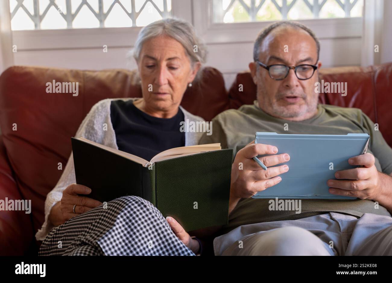 Grandparents spending time family hi-res stock photography and images ...