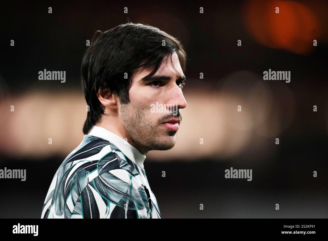 Newcastle United's Sandro Tonali warms up ahead of the Carabao Cup semi ...
