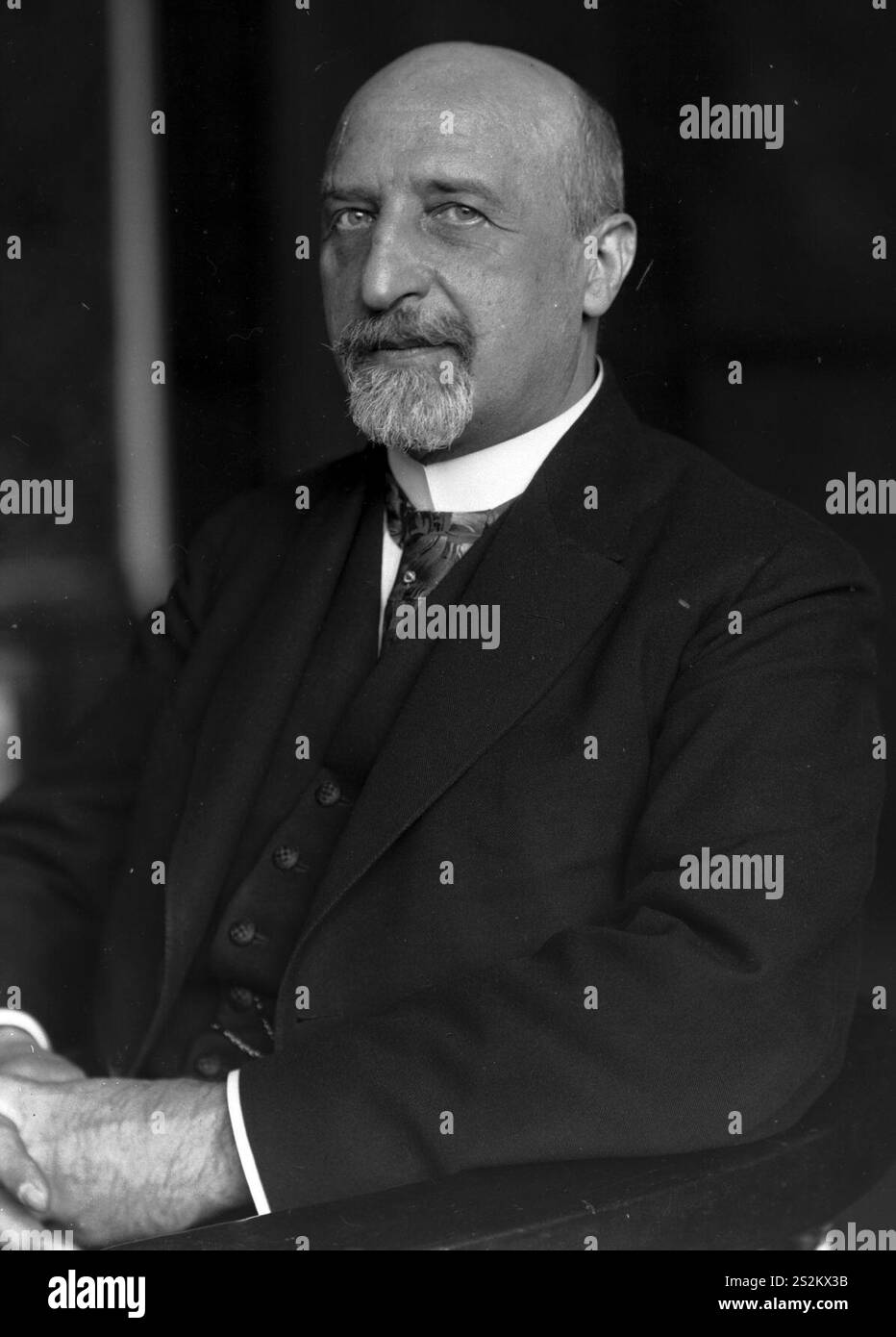 Ferdinand Schmutzer - Karl Seitz, 1925 (cropped Stock Photo - Alamy