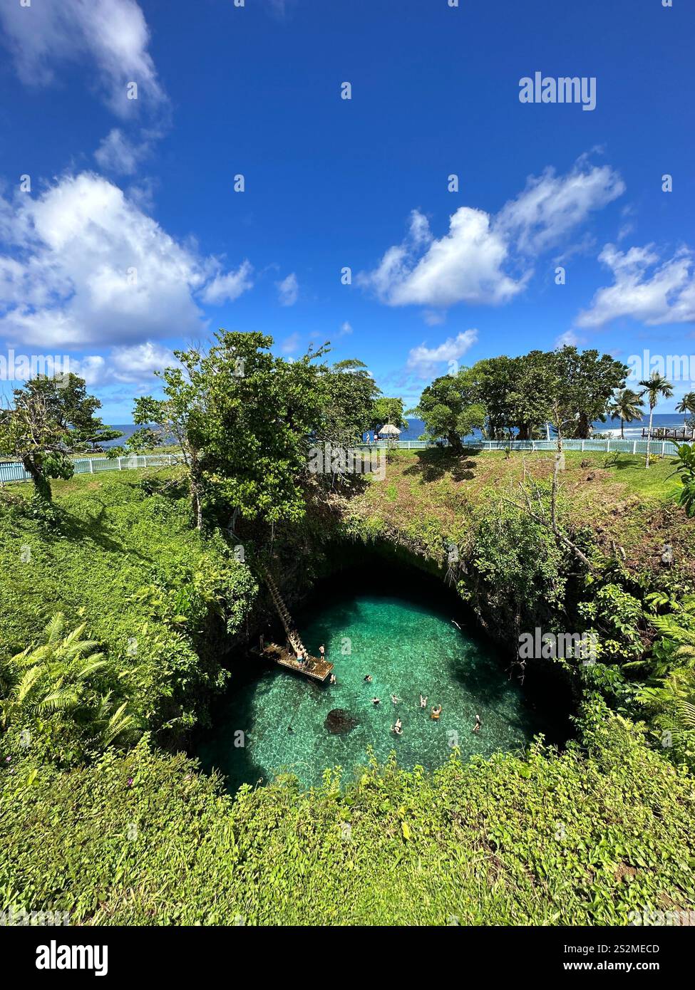 Landmark ocean smartphone stock photos and images - Alamy