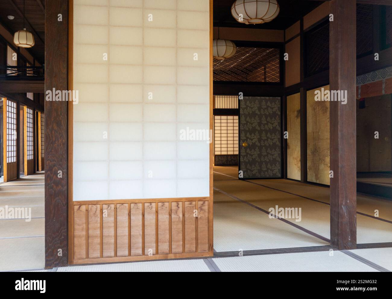 Traditional tatami mat room rooms sliding shoji screen screens mats hi ...