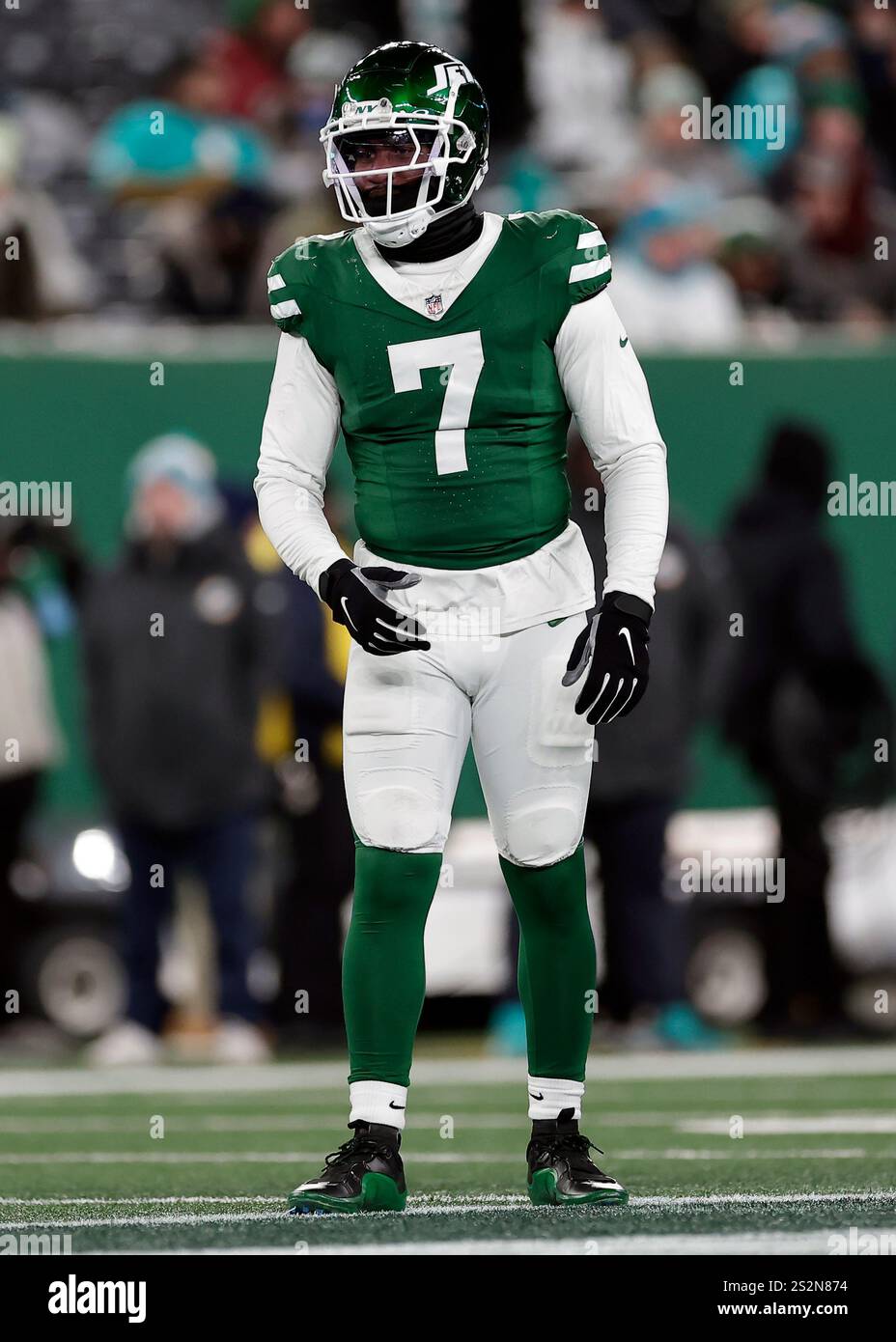 New York Jets defensive end Haason Reddick (7) defends during an NFL ...