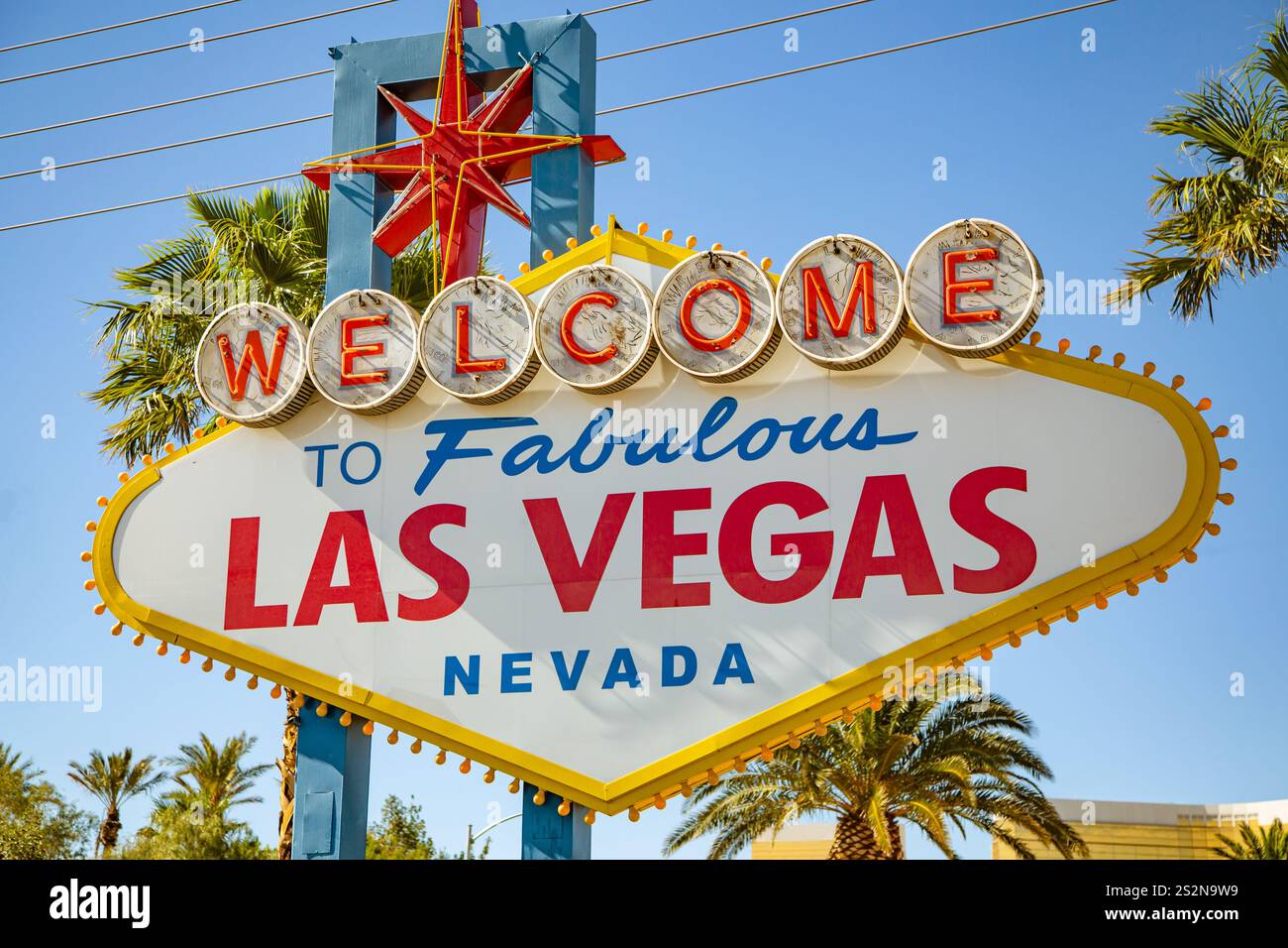 Las Vegas, Nevada. Iconic Welcome to Fabulous Las Vegas sign stands ...