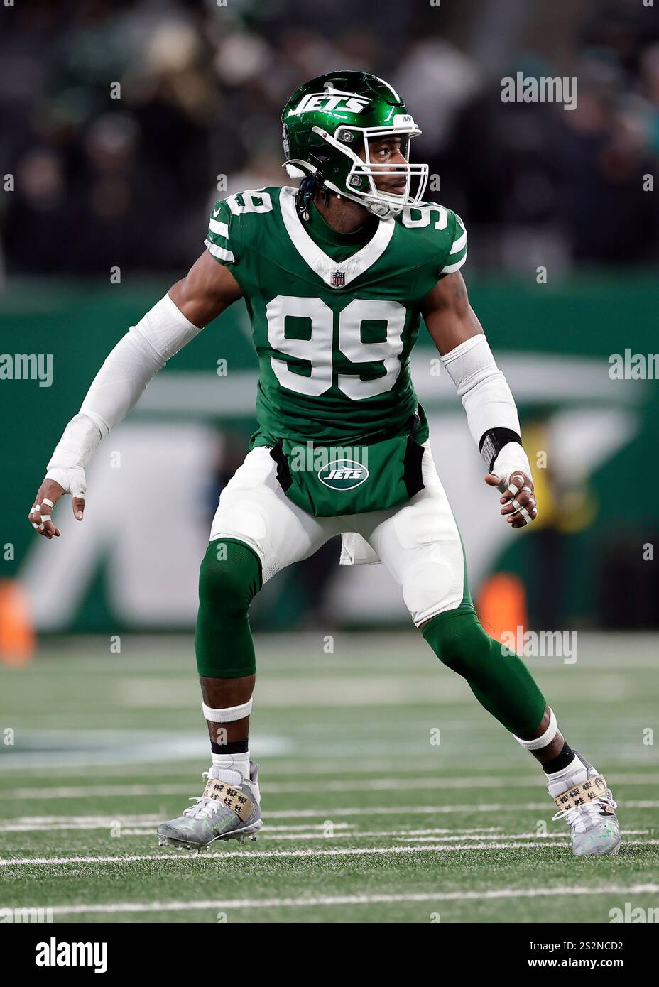 New York Jets defensive end Will McDonald IV (99) defends during an NFL ...