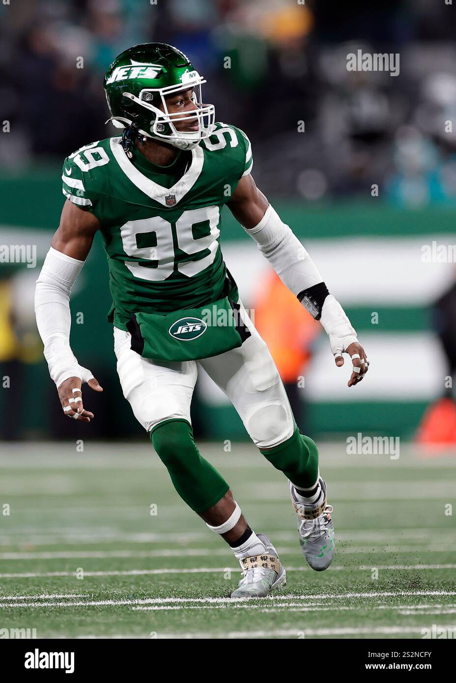 New York Jets defensive end Will McDonald IV (99) defends during an NFL ...