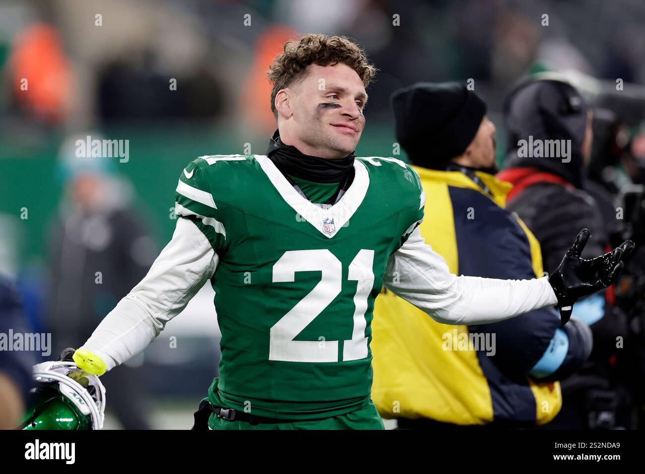 New York Jets safety Ashtyn Davis (21) reacts after an NFL football ...