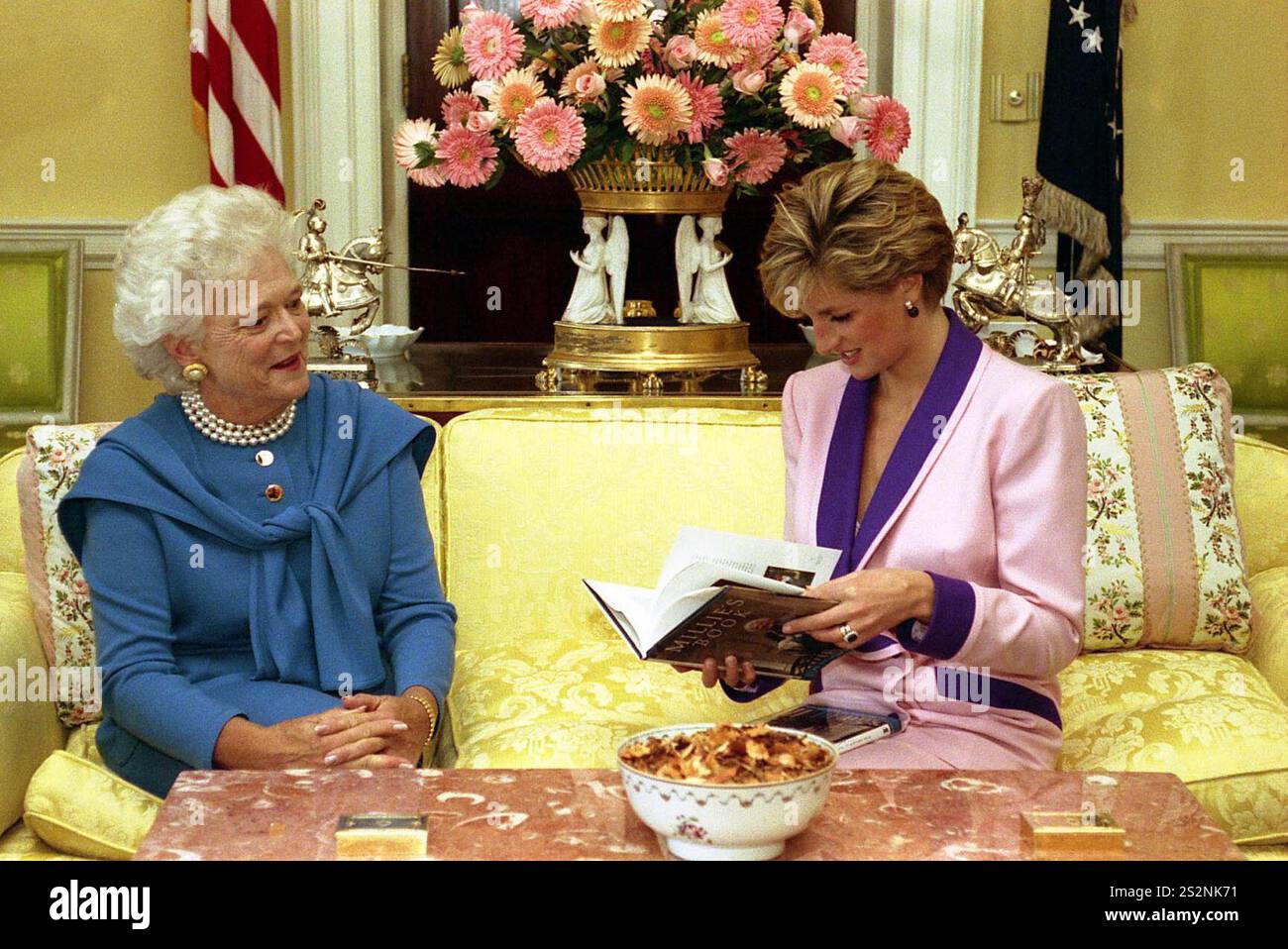 First Lady Barbara Bush and Princess Diana Stock Photo - Alamy