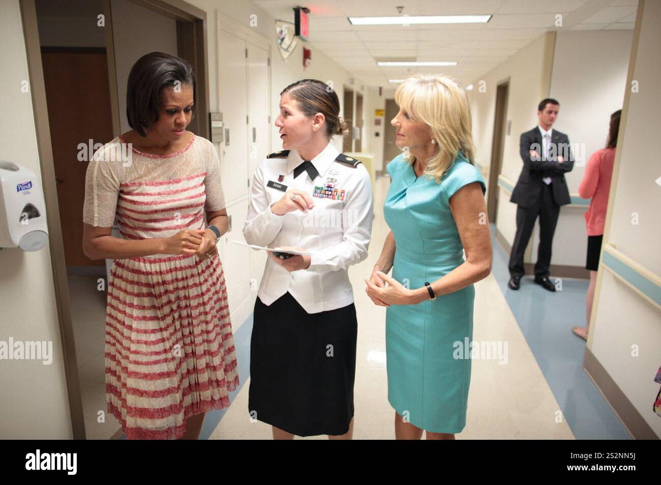 First Lady Michelle Obama and Dr. Jill Biden visit wounded warriors and ...