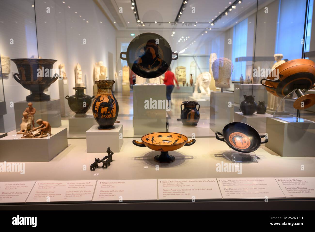 Exhibition of ancient artifacts in Altes Museum, Old Museum in Museum ...