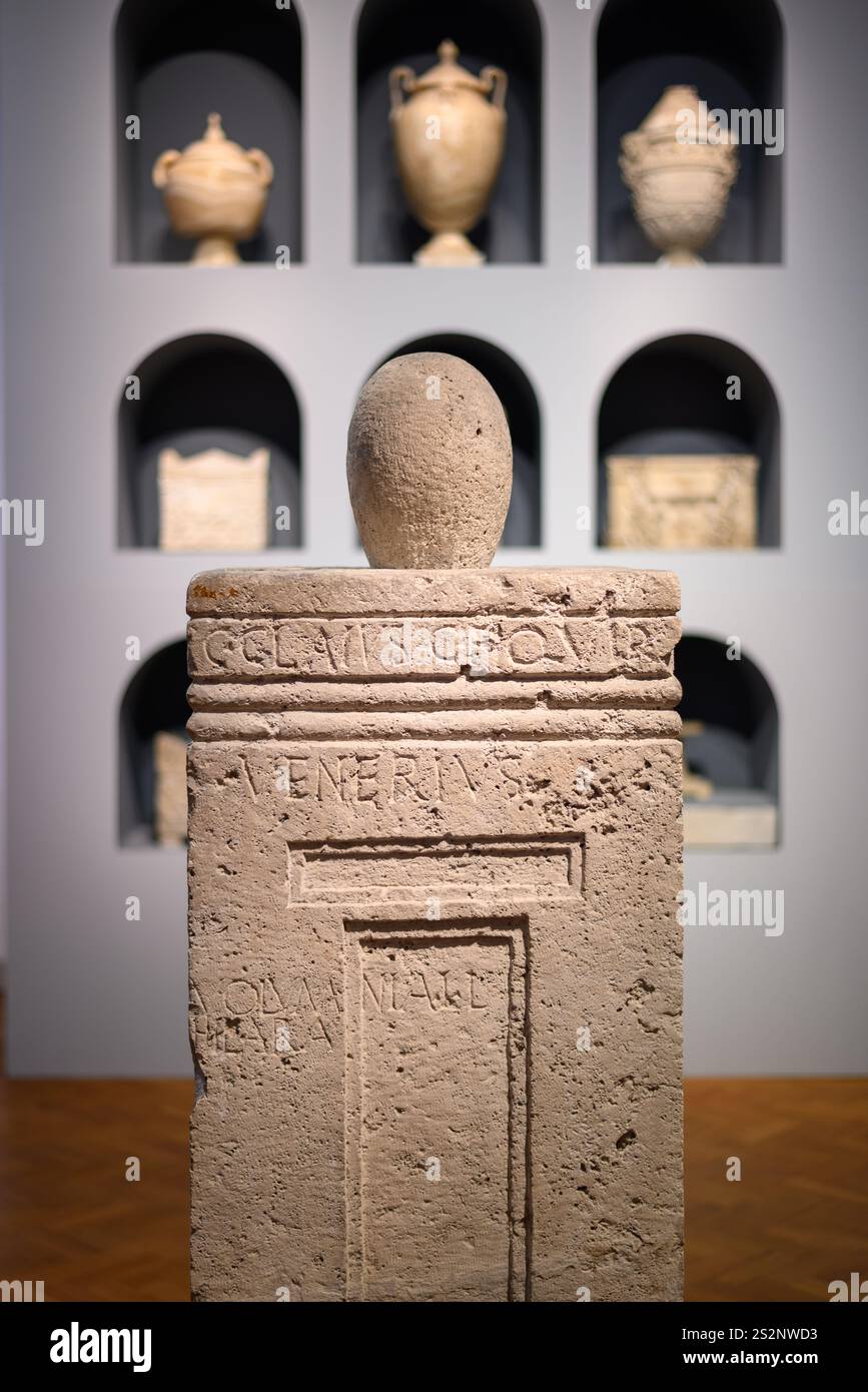 Exhibition of ancient artifacts in Altes Museum, Old Museum in Museum ...