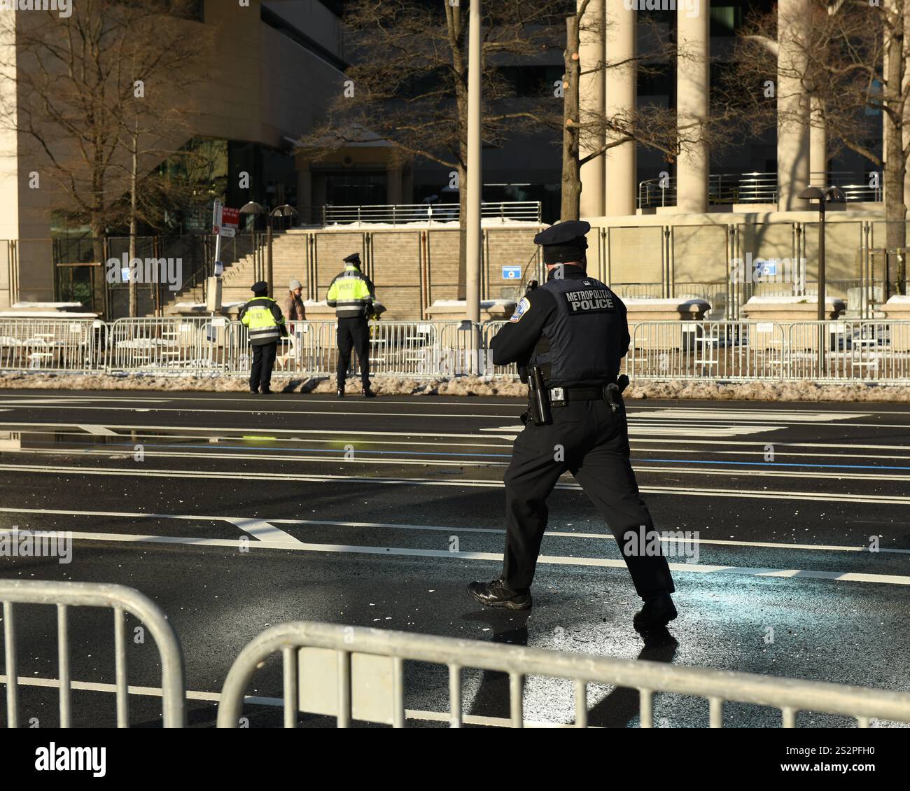 Washington, Dc, USA. 07th Jan, 2025. Metropolitan Police patrol during ...
