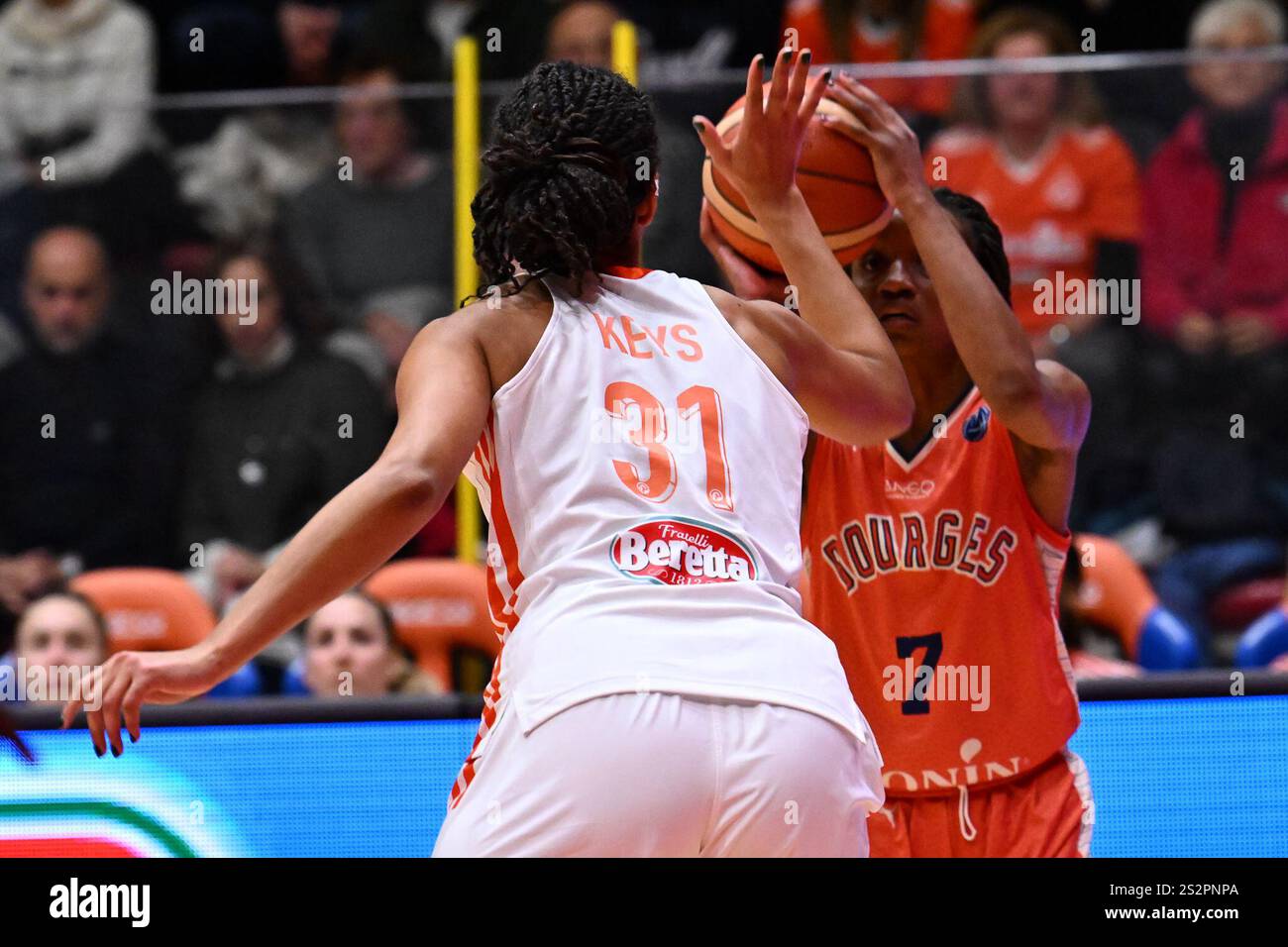 Schio, Italy. 07th Jan, 2025. Morgan Green ( Tango Bourges Basket ) and ...
