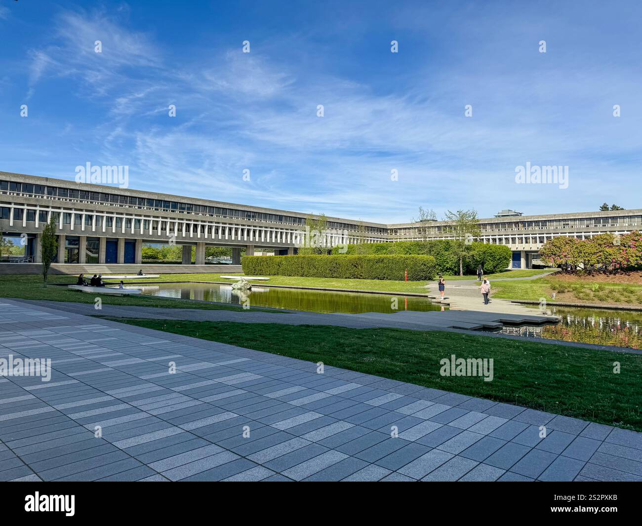The Simon Frazer University Student Quad was designed by famous ...