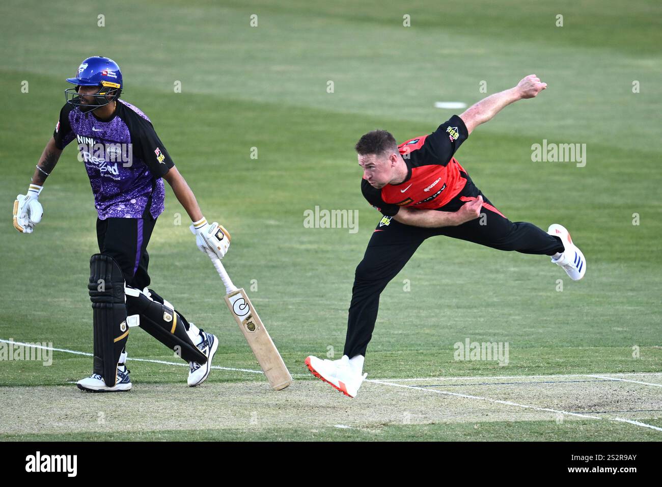 Geelong, Australia. 19th Dec, 2024. Tom Rogers of the Renegades bowls ...