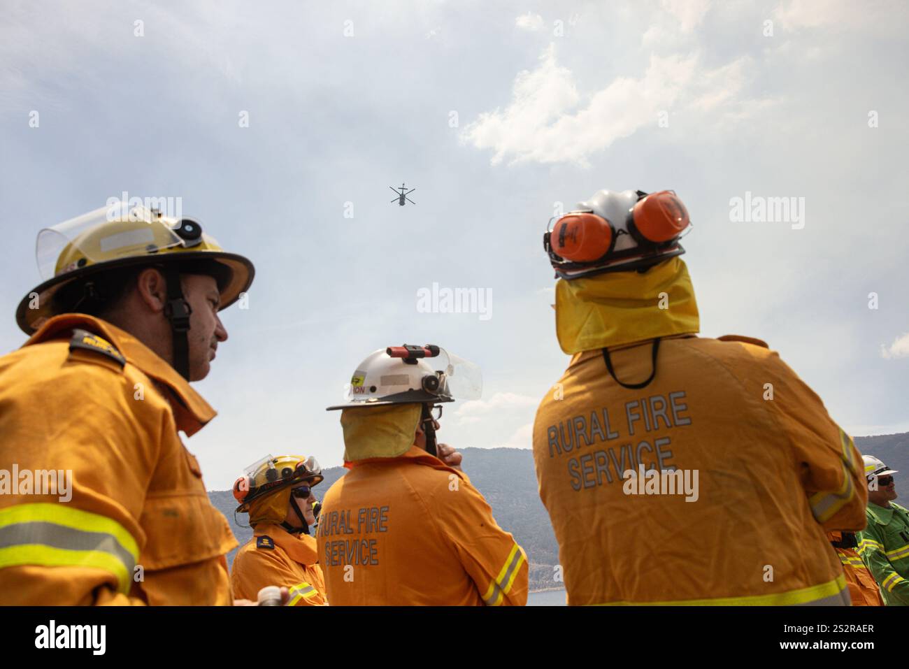 Fire crews battle Bushfires at Halls Gap in the Grampians region of ...