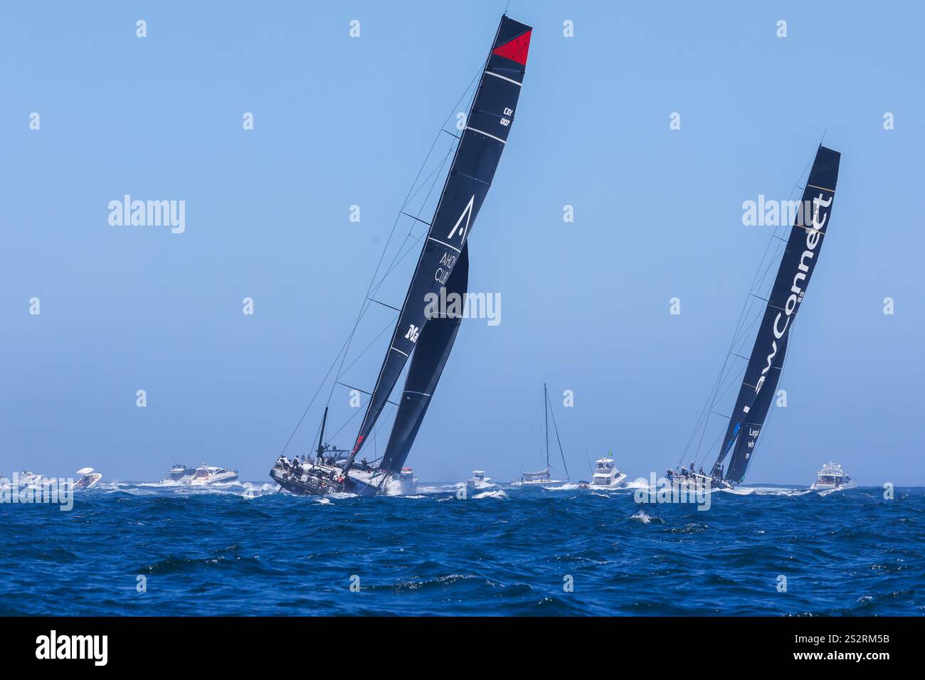 Sydney, Australia. 26th Dec, 2024. Master Lock Comanche (L) and ...