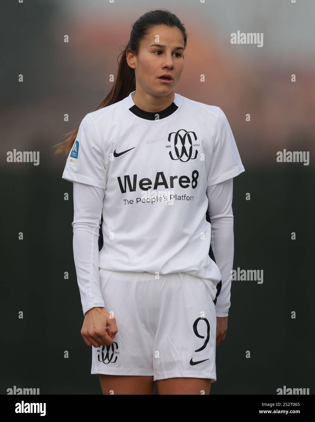 Cislago, Italy. 4th Jan, 2025. Elisa Del Estal of FC Como Women looks ...