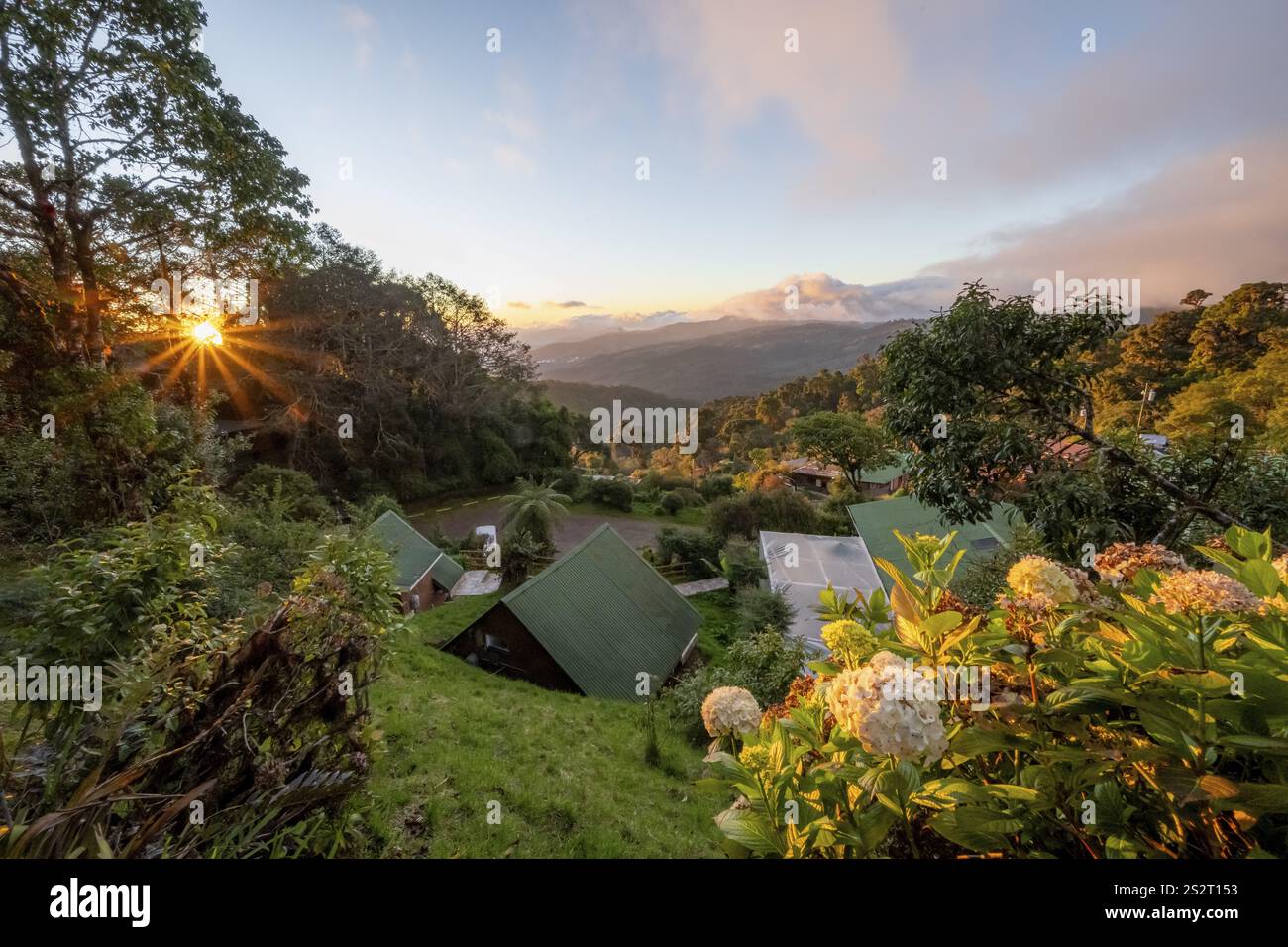 House housing costa rica hi-res stock photography and images - Alamy