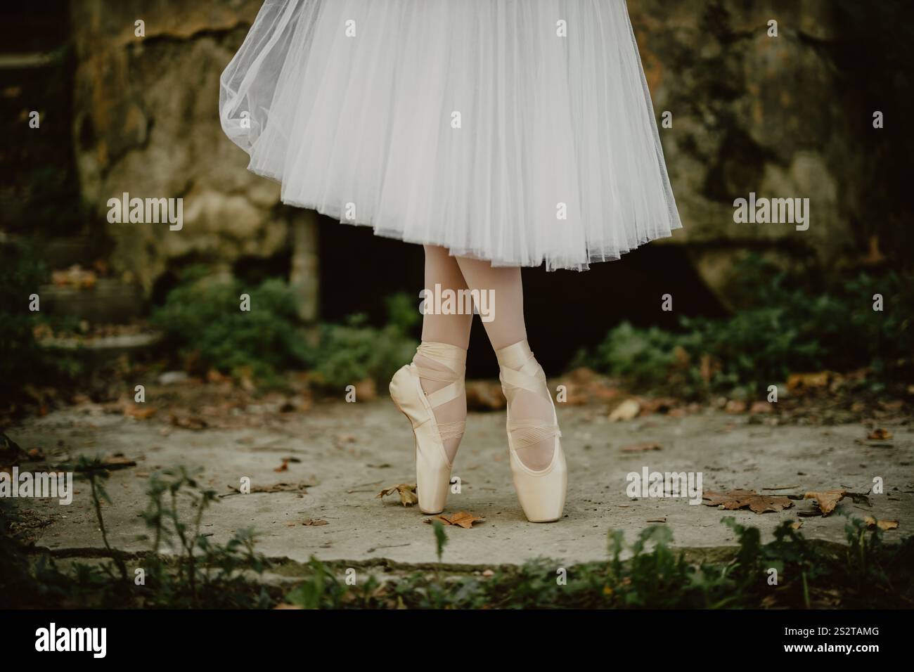 Closeup legs feet dancing outdoors hi-res stock photography and images ...
