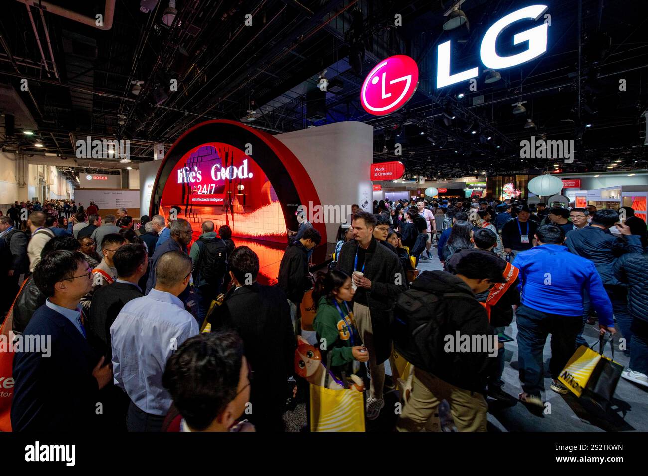 IMAGE DISTRIBUTED FOR LG - Show attendees flock to the LG Electronics ...