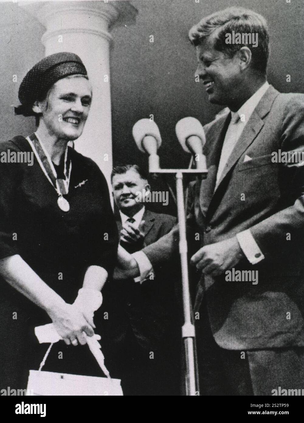 Frances Oldham Kelsey and John F. Kennedy Stock Photo - Alamy