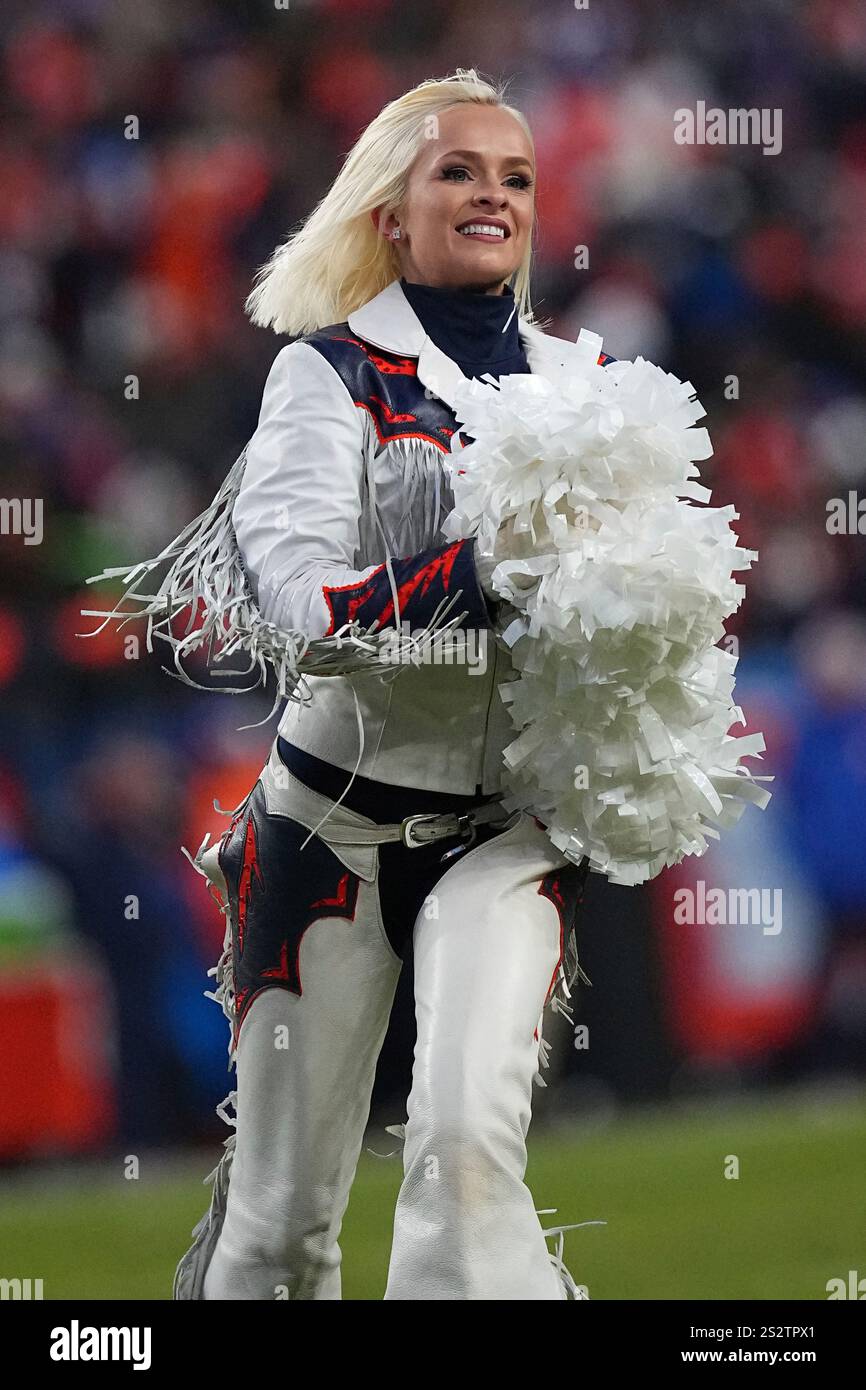 The Denver Bronco Cheerleaders perform during a timeout against the ...