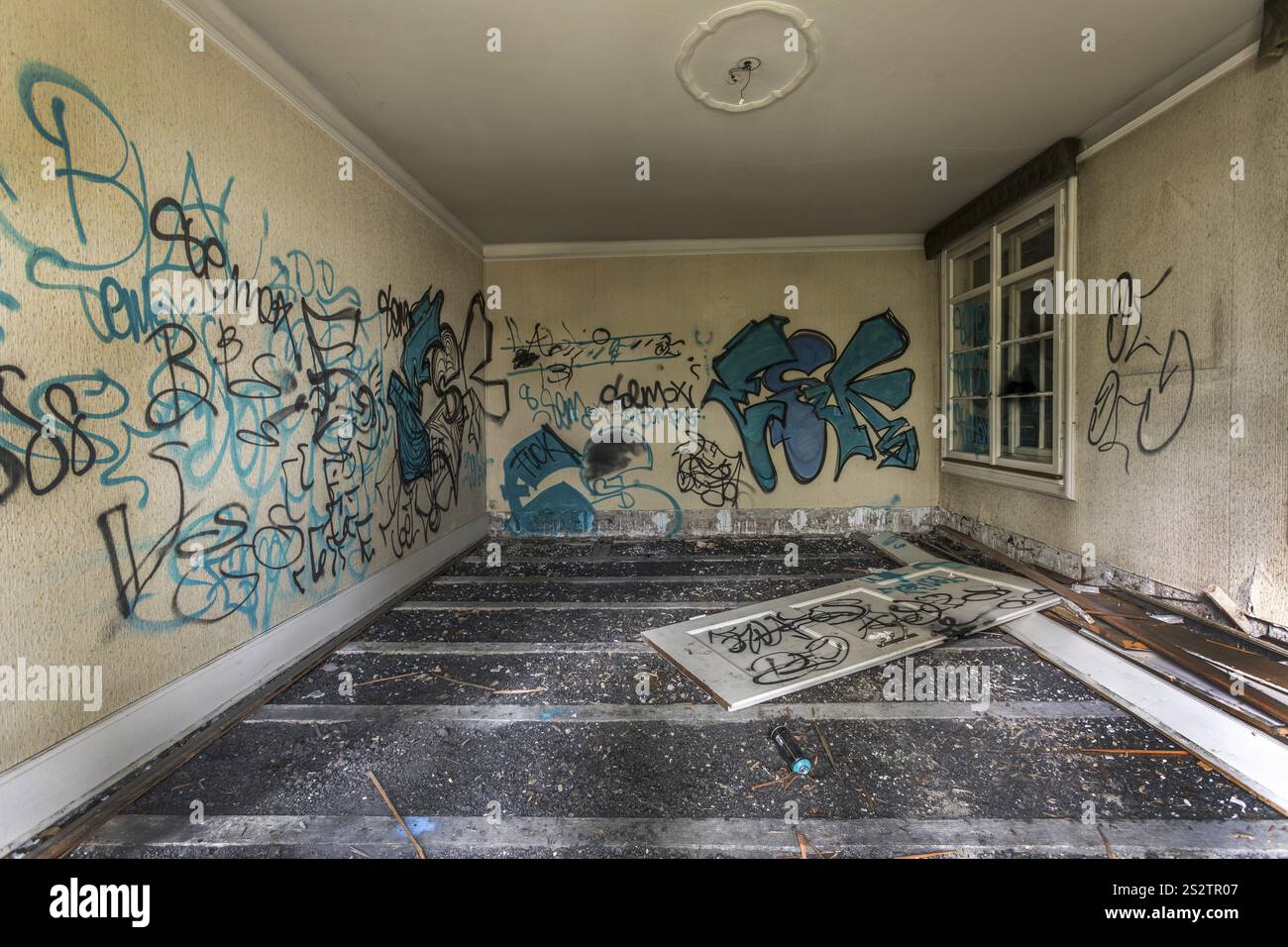 Impressions from the former factory owner's villa Sonnenheim ...