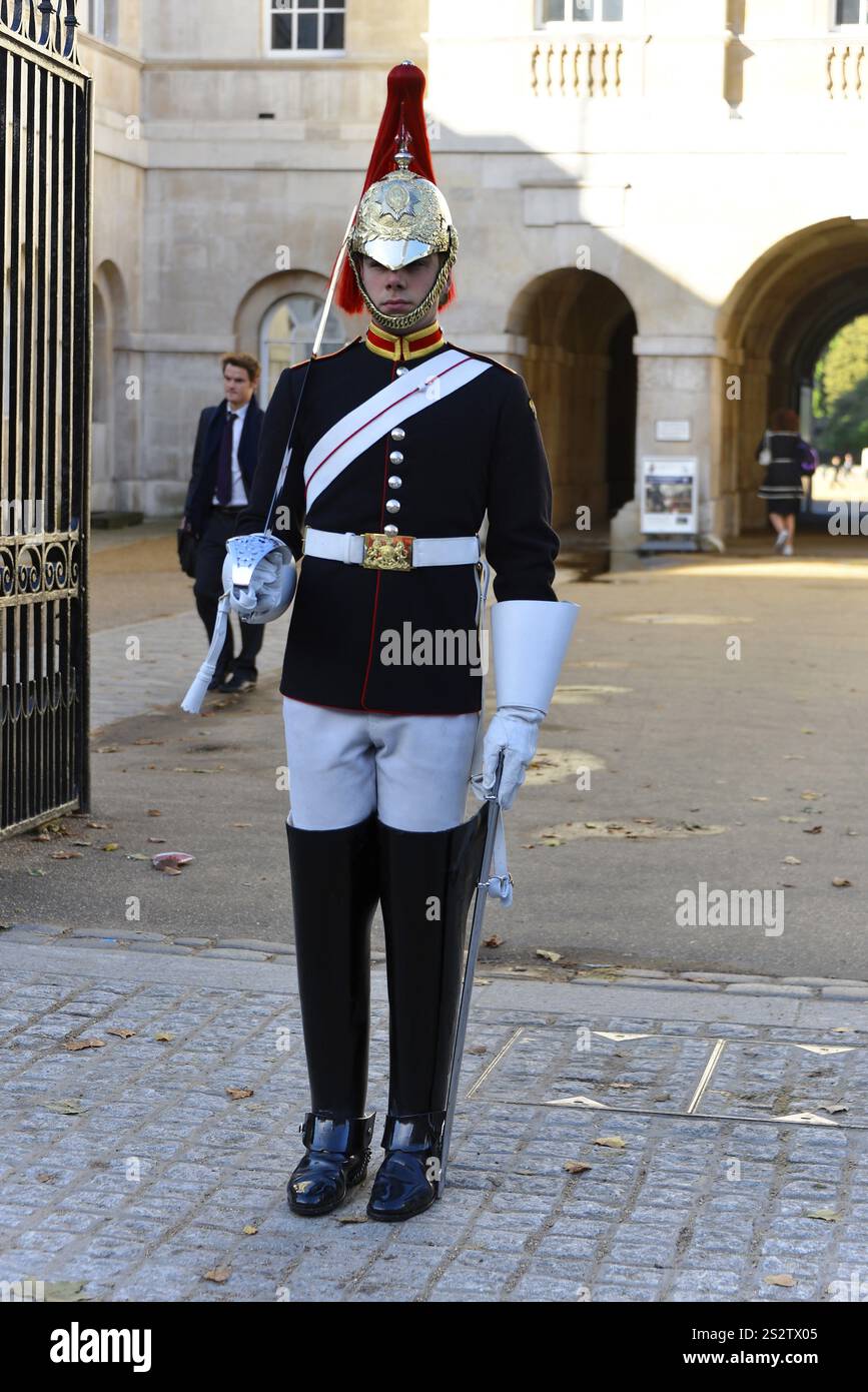 British army sentry stands hi-res stock photography and images - Alamy