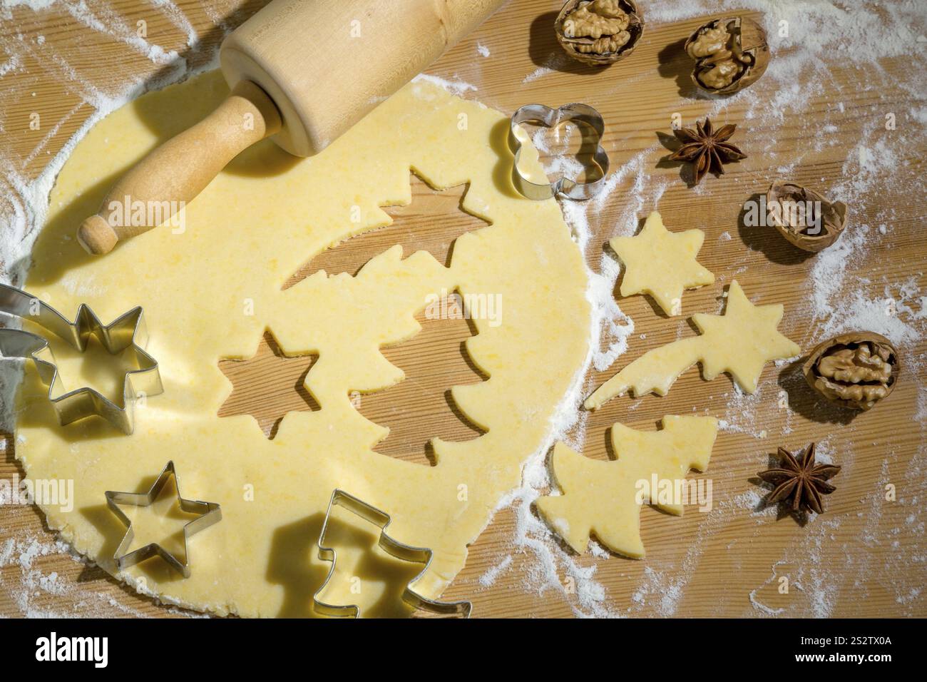 Baking biscuits and biscuits for Christmas. Advent anticipation ...