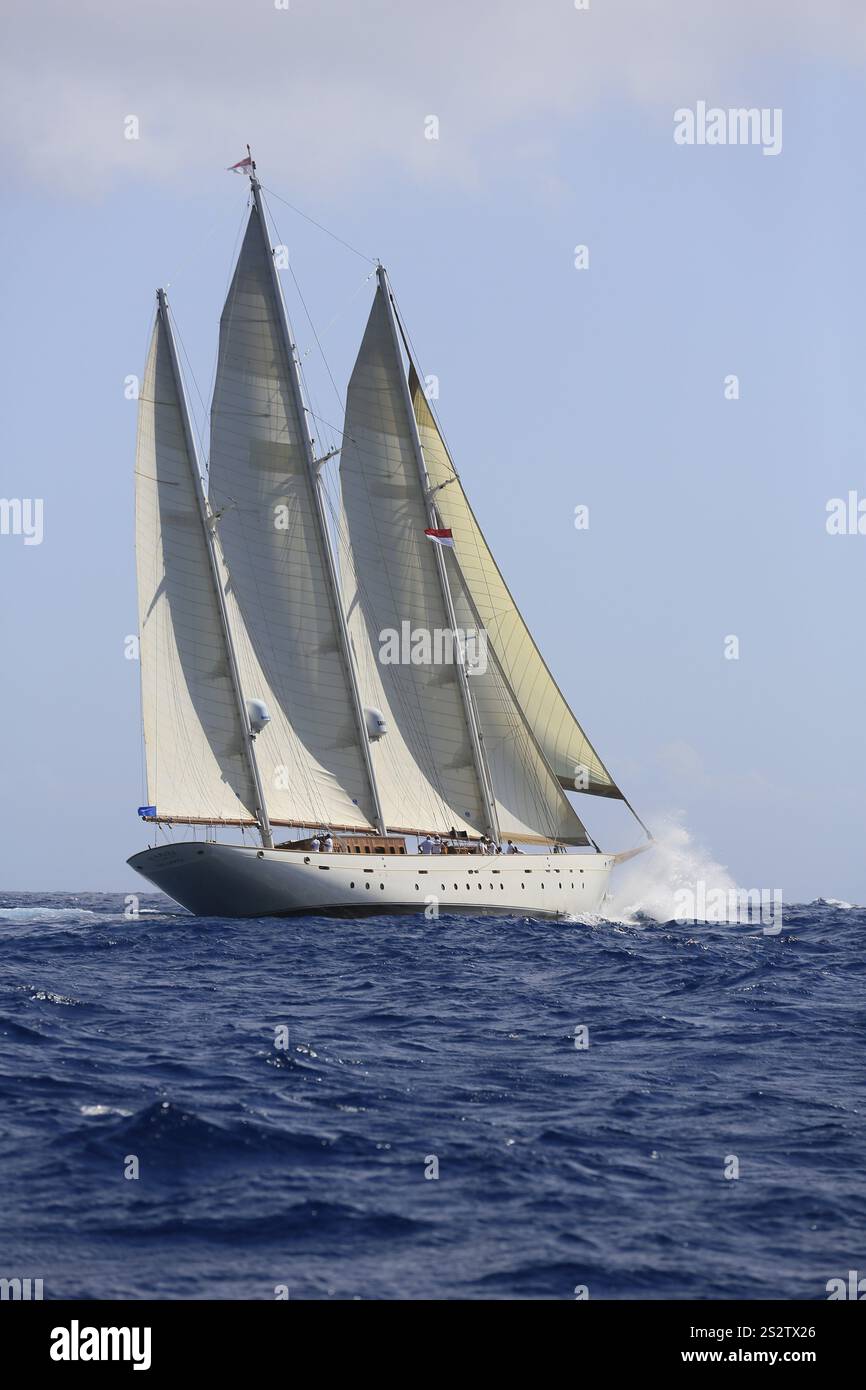 90-year-old sailing yacht Three-masted topsail schooner XARIFA sails ...