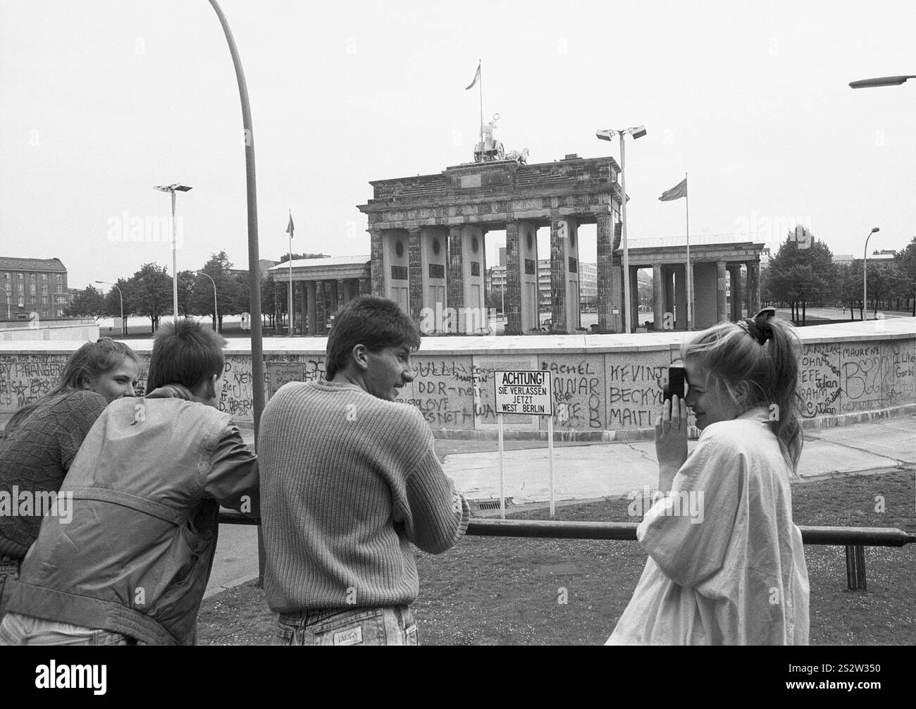 Spectator viewpoint Black and White Stock Photos & Images - Alamy