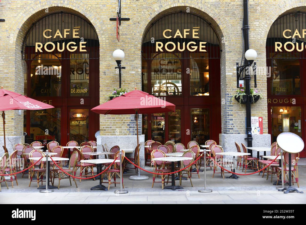 London, London Region, England, United Kingdom, Europe, A cosy street ...