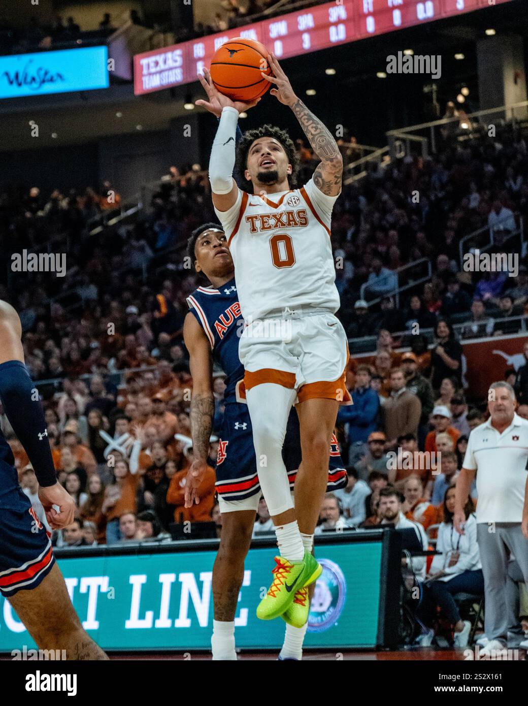 Texas, USA. 7th Jan, 2025. Jordan Pope (0) of the Texas Longhorns in ...