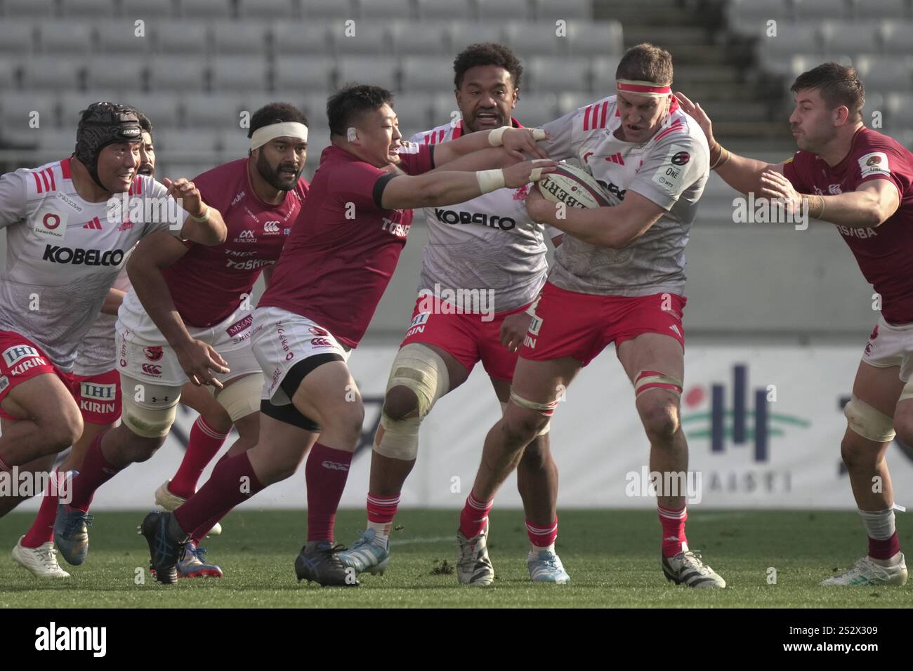 Steelers' Brodie Retallick during the 2024-25 Japan Rugby League One ...