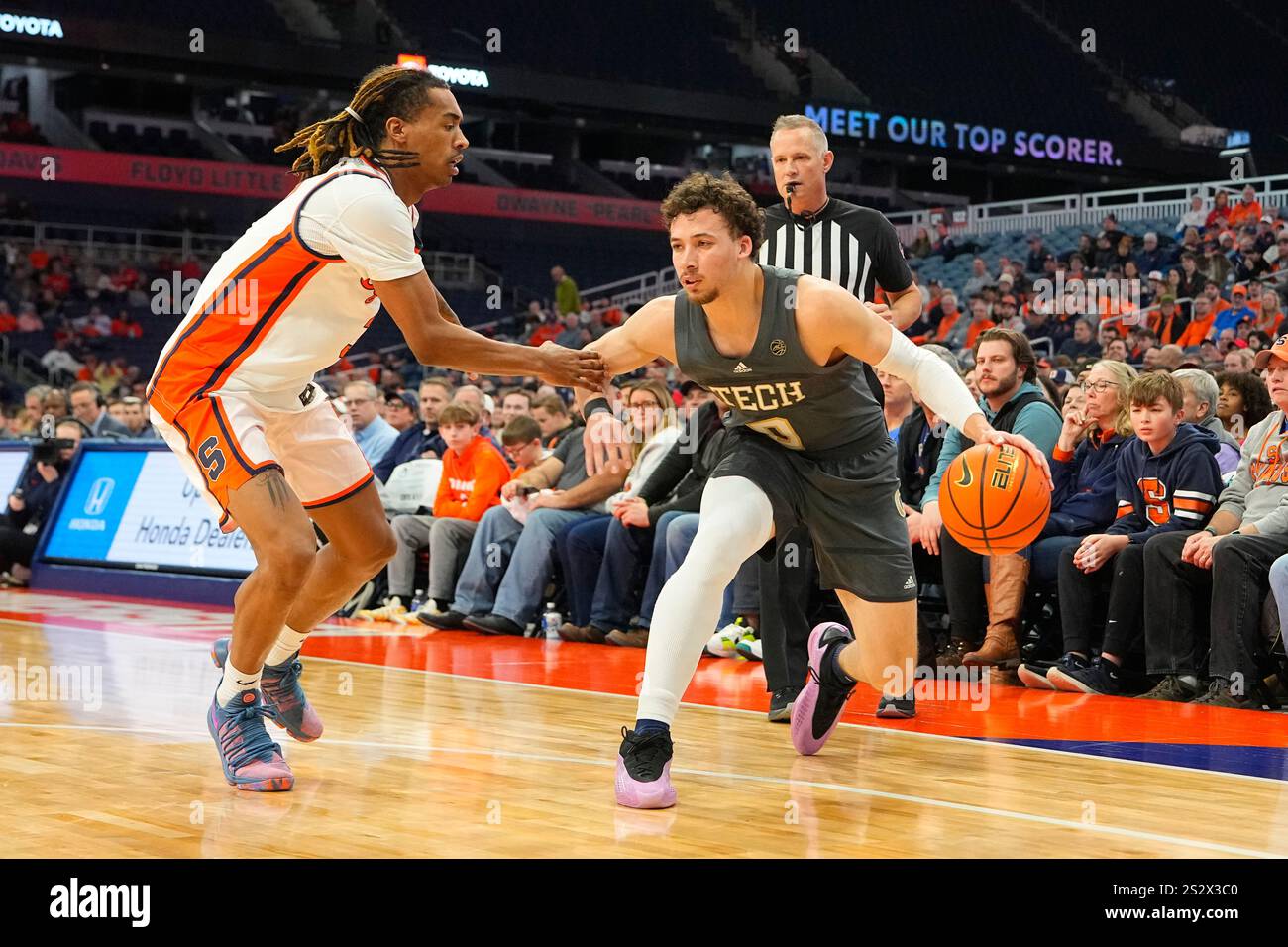 SYRACUSE, NY - JANUARY 07: Georgia Tech Yellow Jackets Guard Lance ...