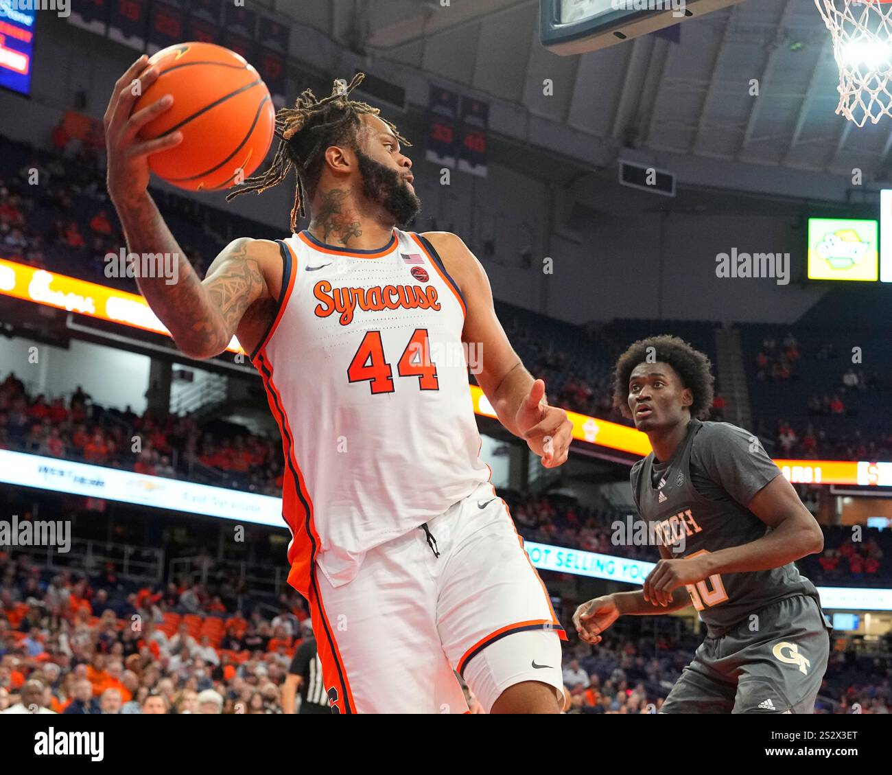 SYRACUSE, NY - JANUARY 07: Syracuse Orange Center Eddie Lampkin Jr. (44 ...