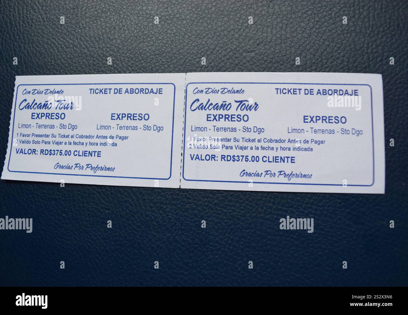 Bus tous hi-res stock photography and images - Alamy