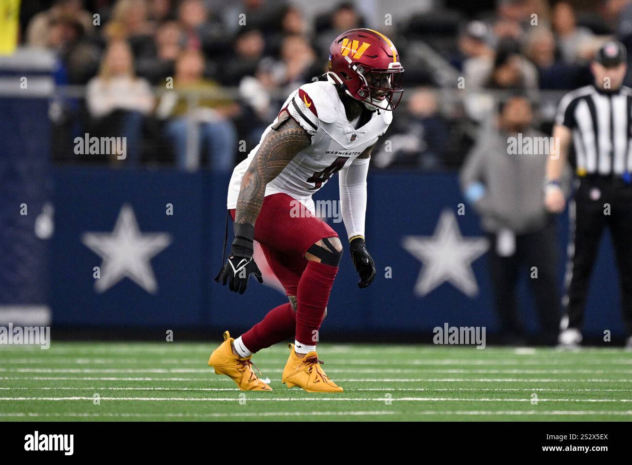 Washington Commanders linebacker Frankie Luvu (4) lines up in coverage ...